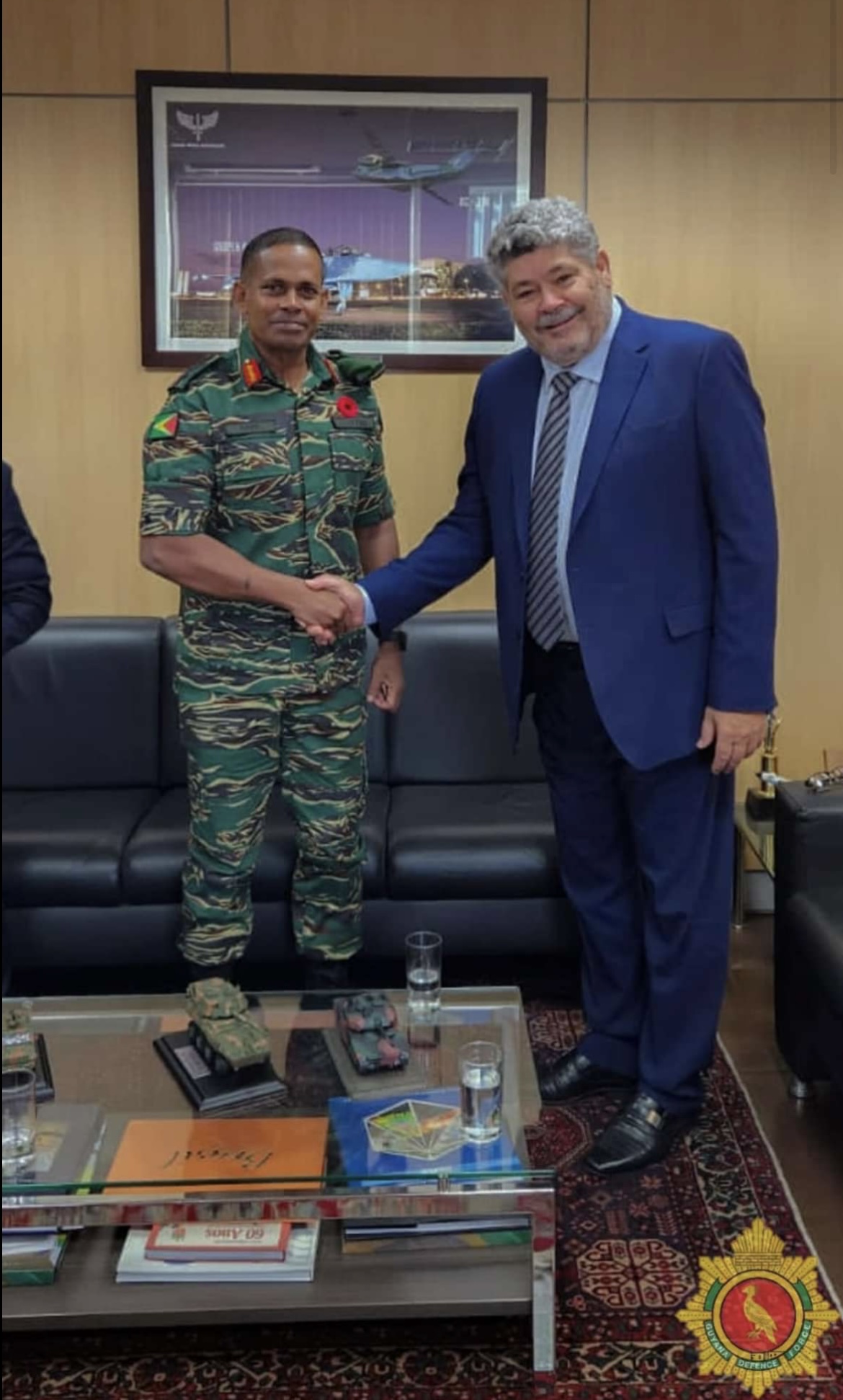 El jefe del Estado Mayor de las Fuerzas de Defensa de Guyana, brigadier Omar Khan visita el ...